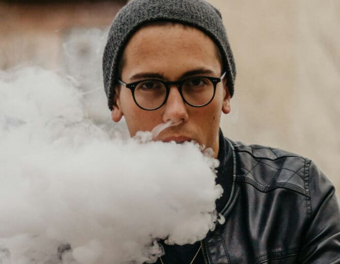 Does Vaping Make Your Eyes Red? | Eyebuydirect
